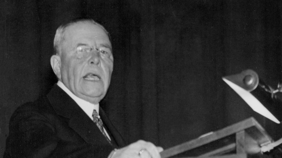 LEDARE: Ett historiskt brott mot moderat tradition