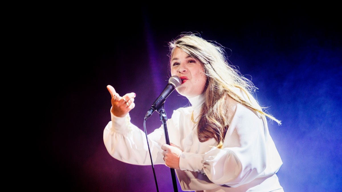 Recension: Linnea Henriksson värmer Luleå