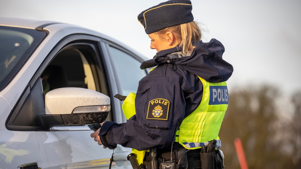 Tolv bilister fast i kontroller – här stod polisen