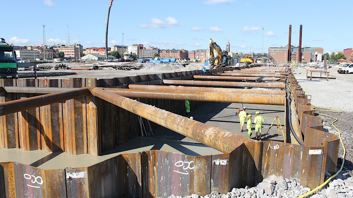 Nu är kanalbygget i gång i Inre hamnen i Norrköping