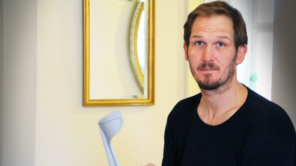 Olyckan Föll över Sex Meter Från Taket