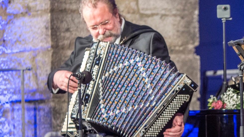 Musikern och konstnären Magnus Lind död – blev 78 år
