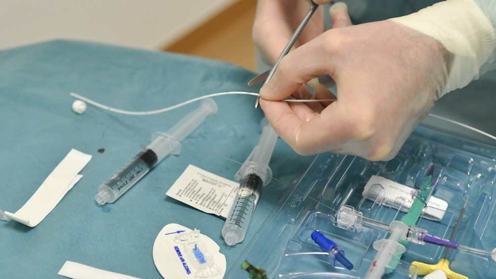 Kateter glömdes kvar i arm – patient dog