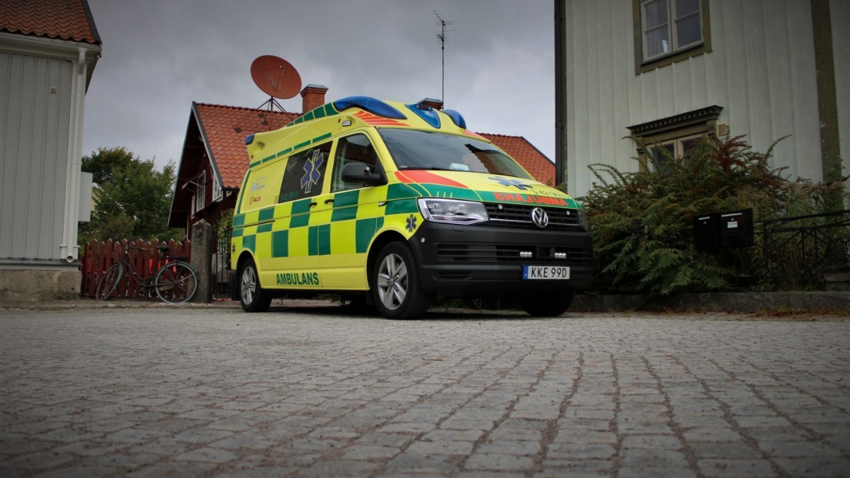 Larmet: Ambulansen tvingas fly från sina utdömda lokaler – bor på ...