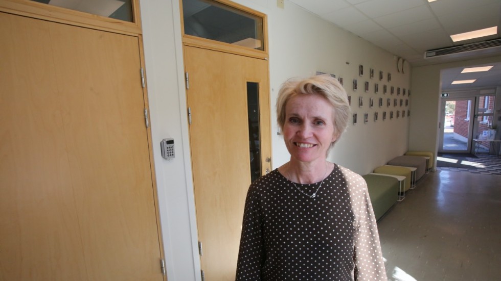 Så hjälps ukrainska flyktingbarn in i skolorna på ön • ”De ska kunna ...