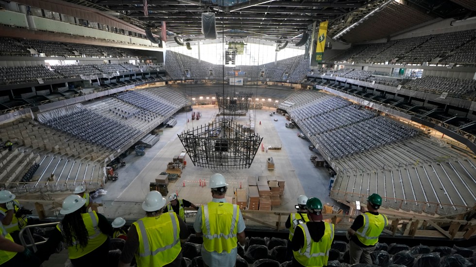 "Det är ett helt galet surr kring ishockey"