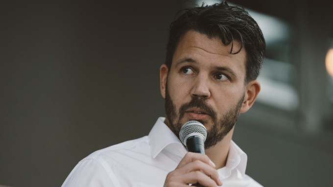 Hamburgerhak skjuter på Skelleftelansering, pubkedja söker krögare ...