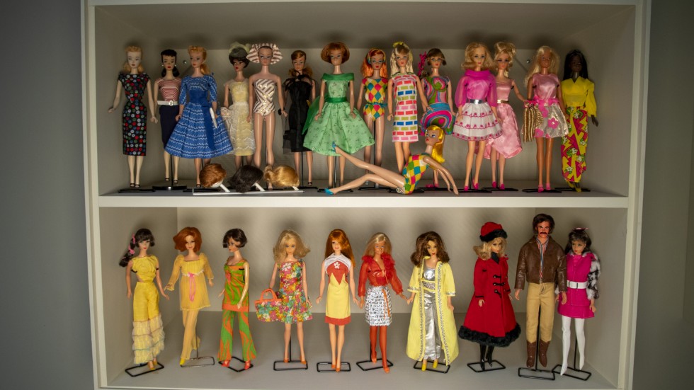 Nostalgikick för Barbieälskare när Britt-Inger visar sina dockor