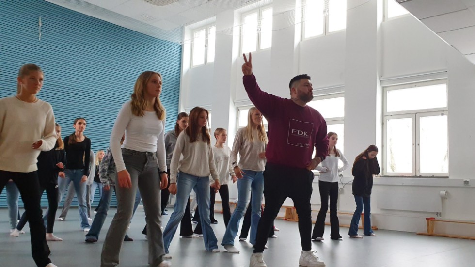 Målet med dansen: Skapa bättre sammanhållning på skolan