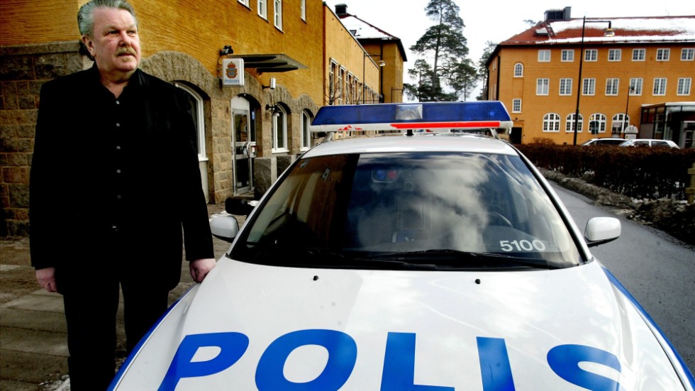 Legendariske kriminalinspektören Benniet Henricson är död • "Kompetent ...
