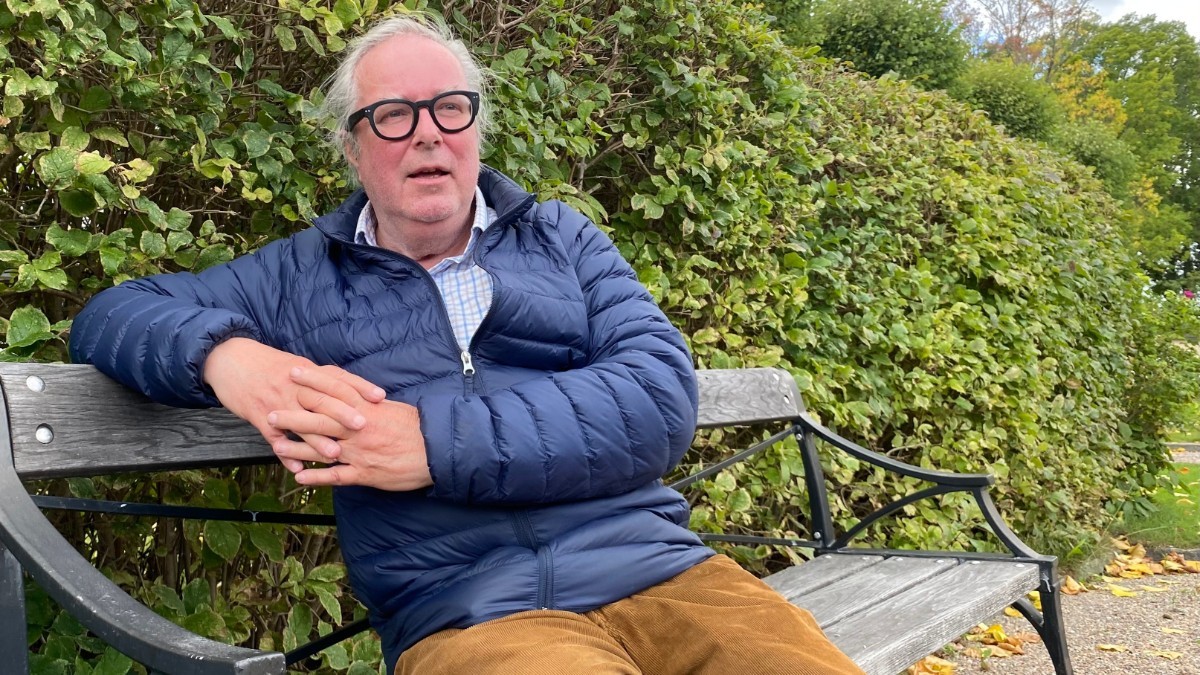 Kom till Åtvidaberg som turist – slutade med debutroman