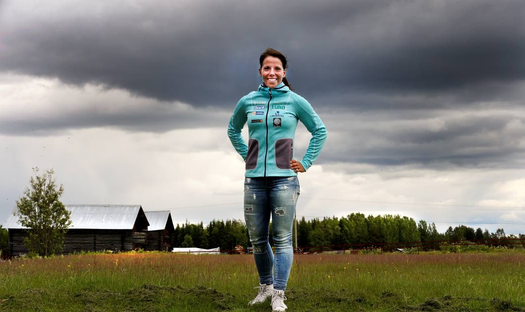 "Man ska dra ner byxorna och visa arslet"