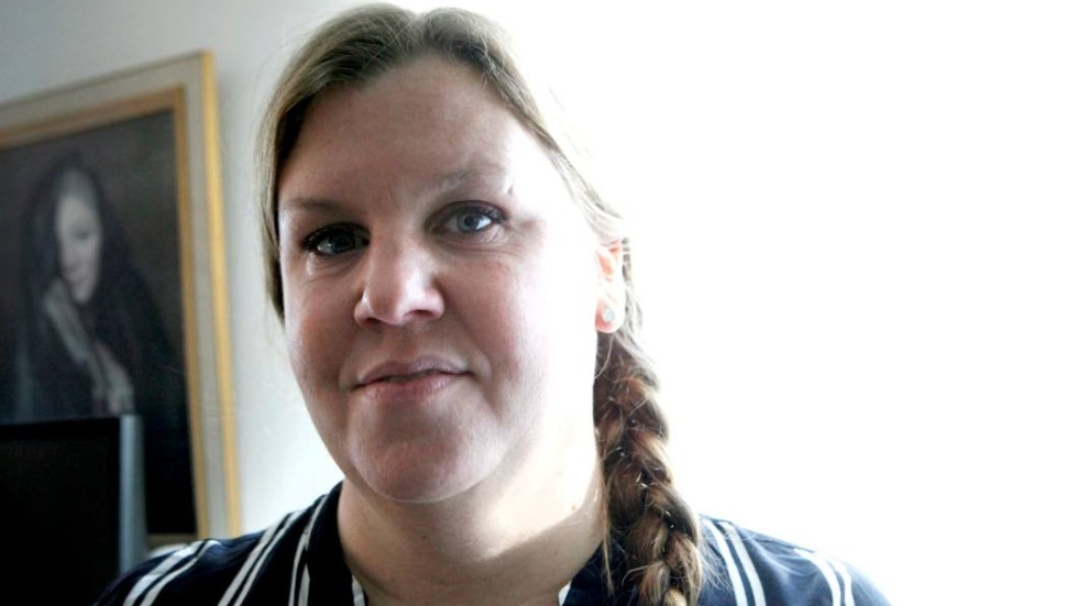 Efter knytblus-succén – nu tar Anna-Malin med fika till Stockholm