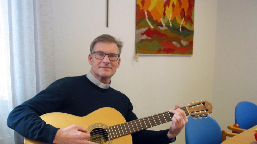 Magnus är kyrkoherden som gärna tar ton