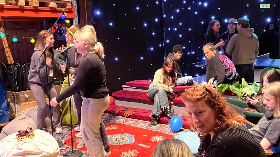 Plats på scen för ung teater – från Luleå till Helsingfors Plats på scen för ung teater – från Luleå till Helsingfors