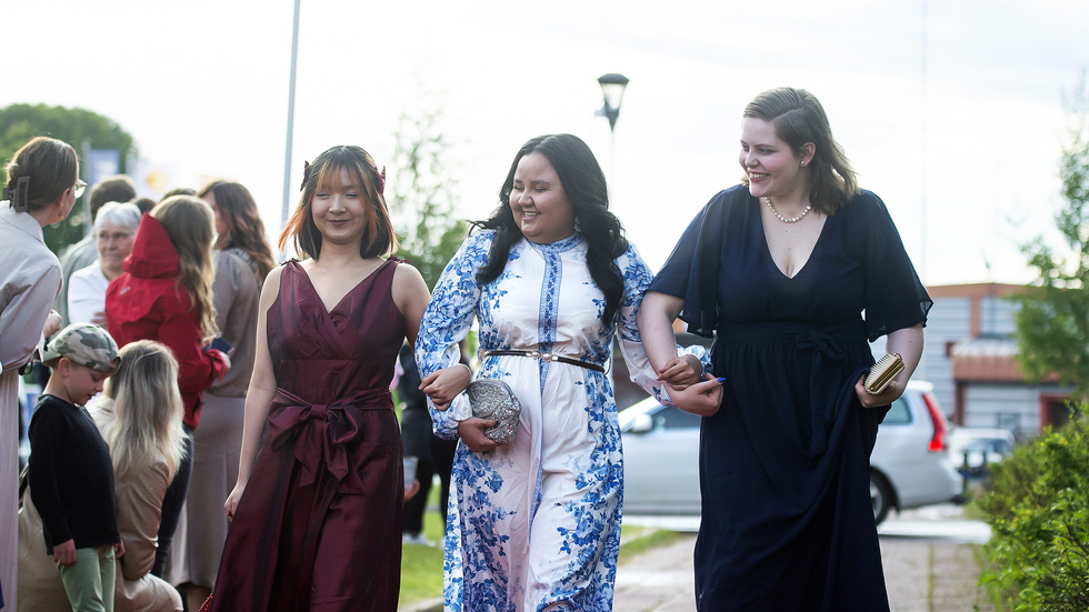 Bildextra: studenter på bal i Pajala