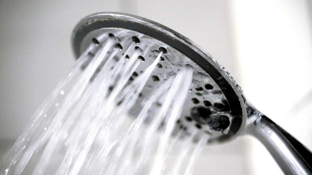 Man försökte filma flicka i duschen – döms - Helagotland
