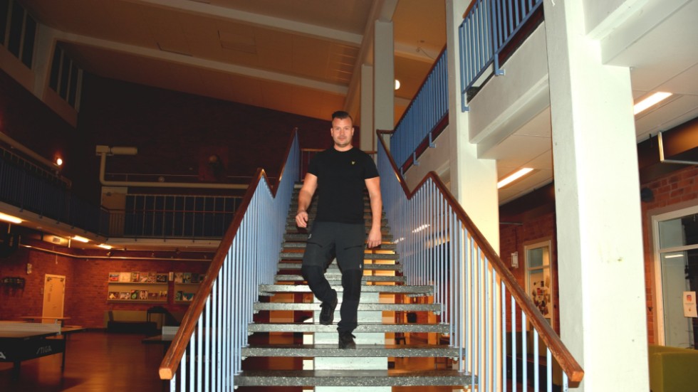 Daniel, 47, lämnade chefsjobbet • Gick ned i lön – blev lärare • "Här ...