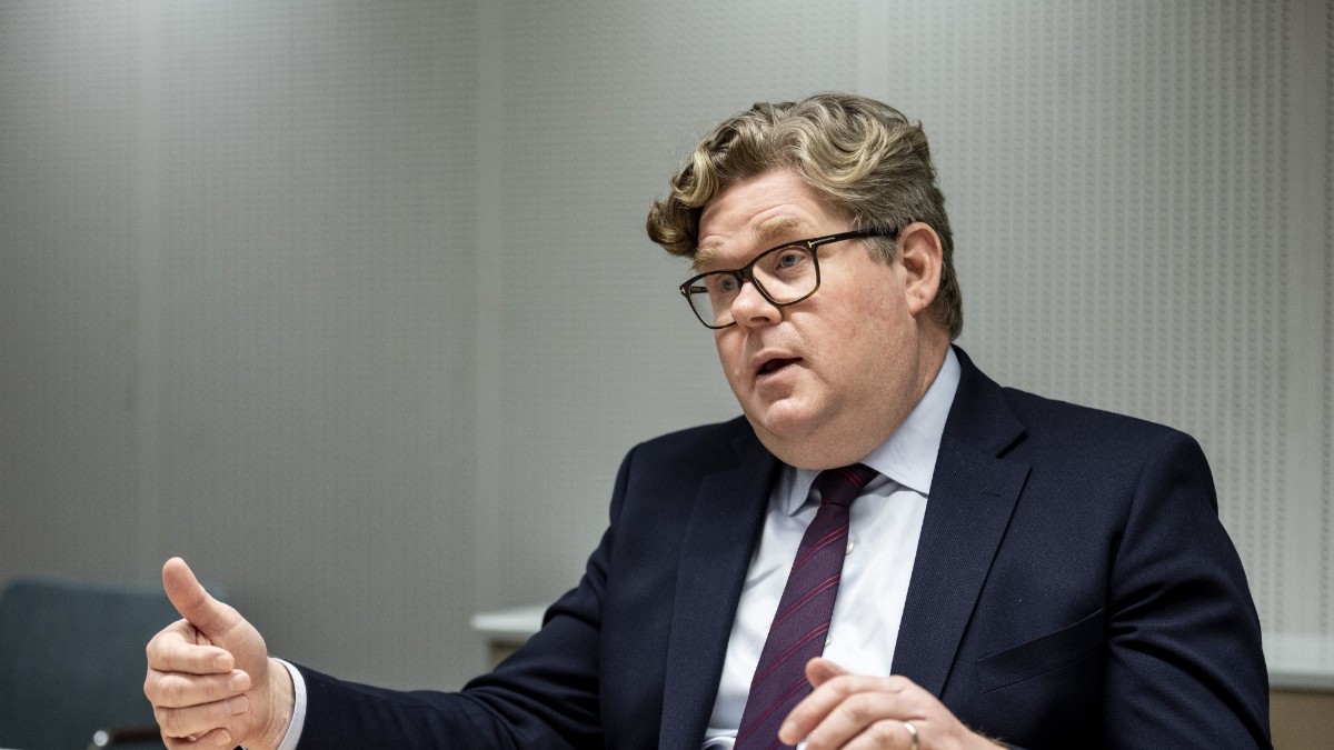 Regeringen tar första steg mot högre straff