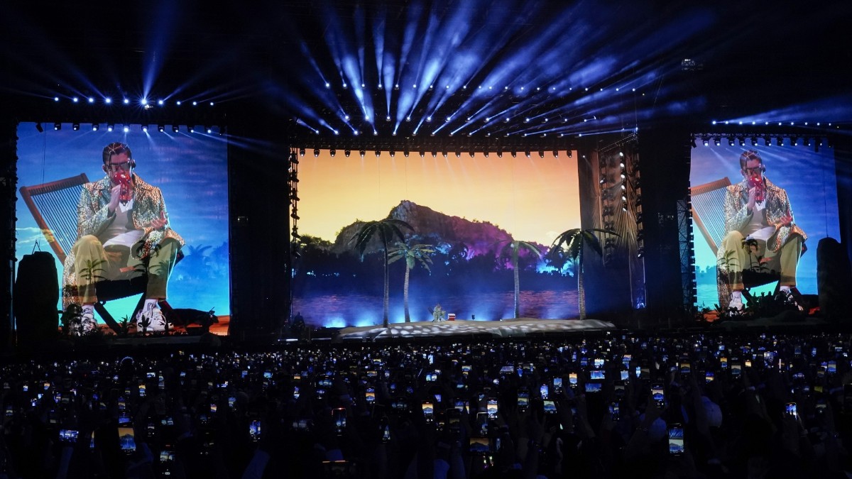 Bad Bunny vilar sig ett helt år - UNT