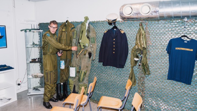 Här kan du vara stridspilot för en dag – Flygstridsskolan bjuder på ...