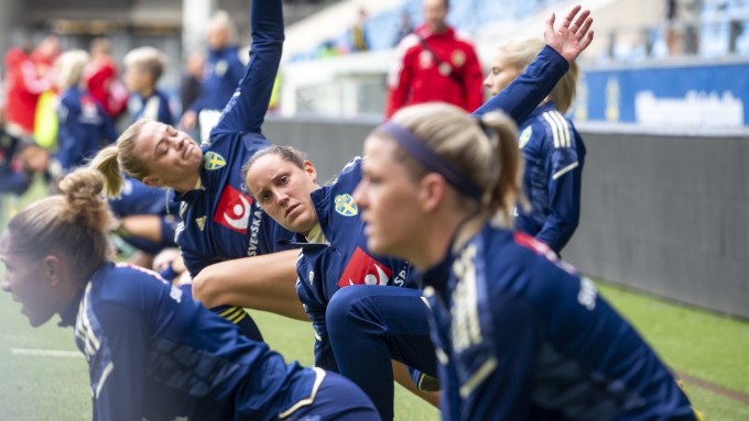 Vadstenatjejerna återförenade i landslaget – TV: Se reaktionen på ...