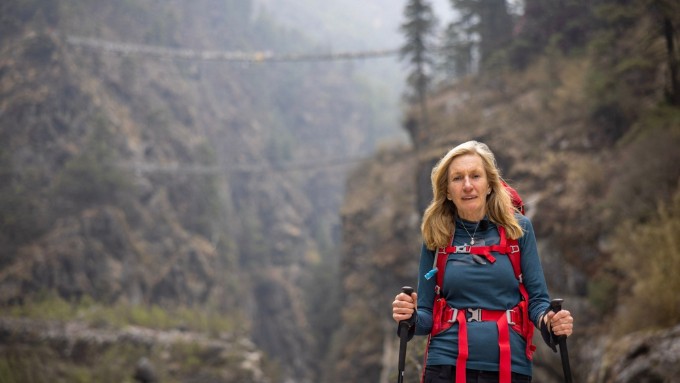Carin, 66, klättrade till Himalayas topp • Polismästaren om utmaningen ...