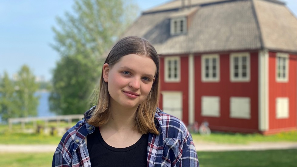 Efter tuffa uppväxten – Lou, 16, hjälper andra att våga prata