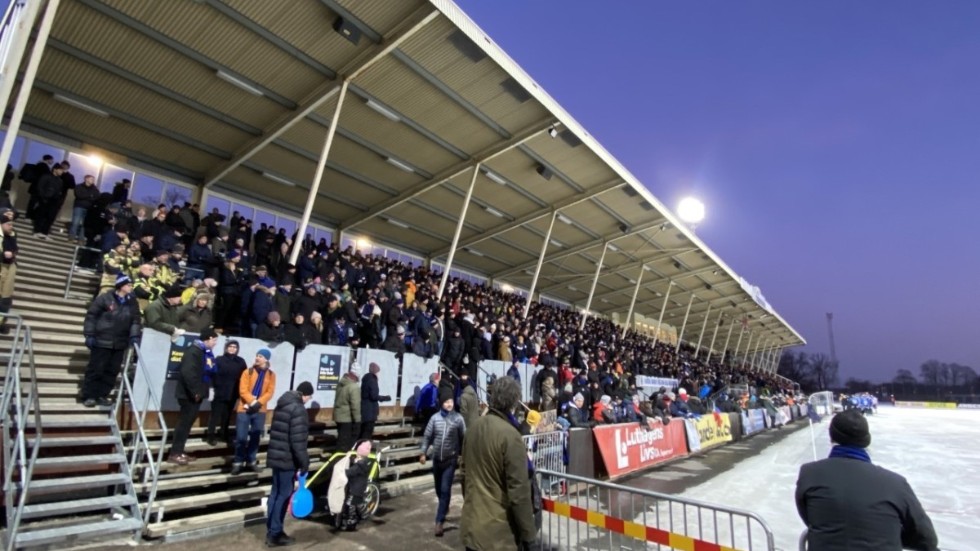 Borde det byggas en inomhusarena för bandy? Så svarar partierna!