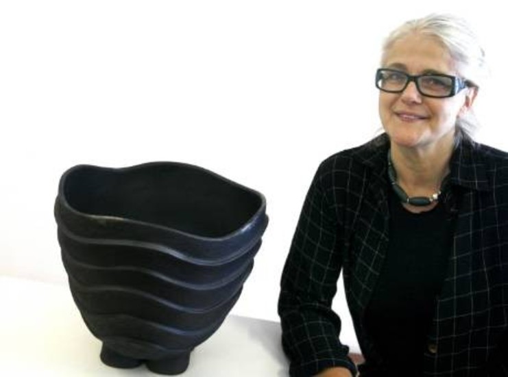 Kothe samtalar med hjälp av sin keramik