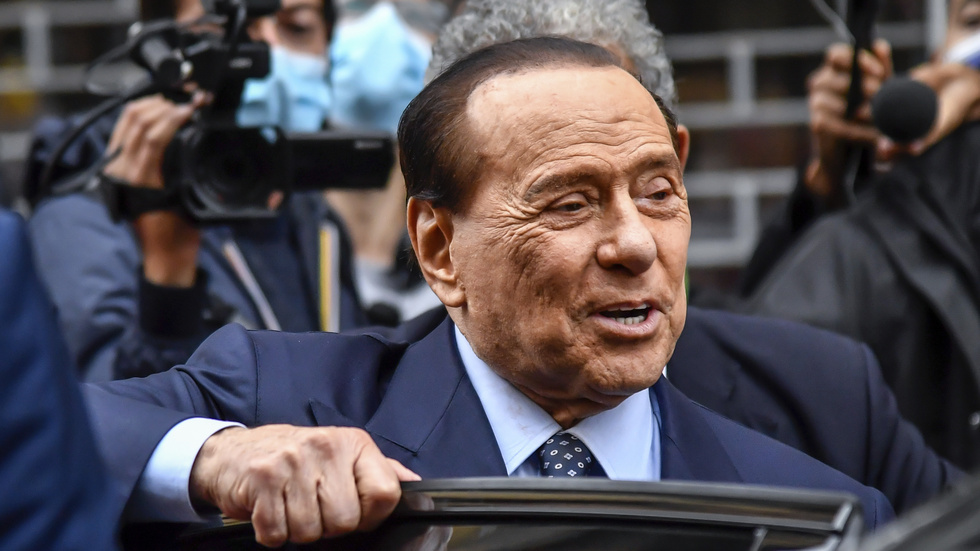 Berlusconis "bunga-bunga"-kvinnor vräks