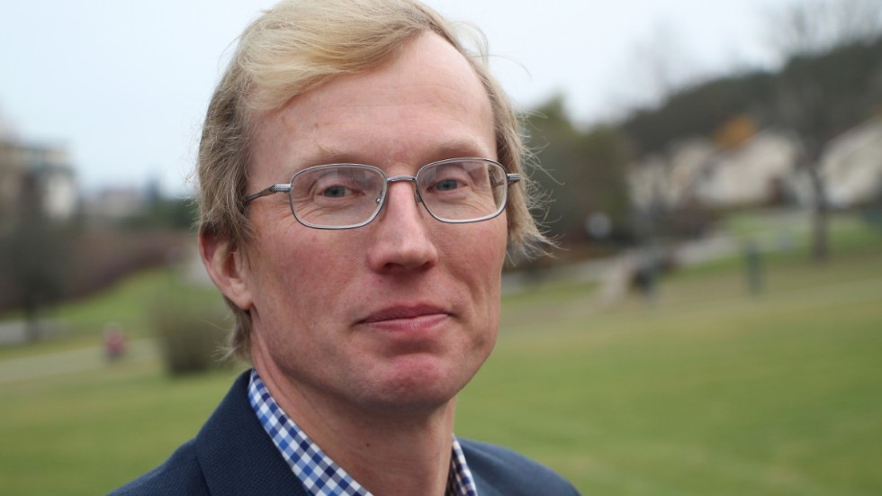 "Det räcker inte med en ny skola!"