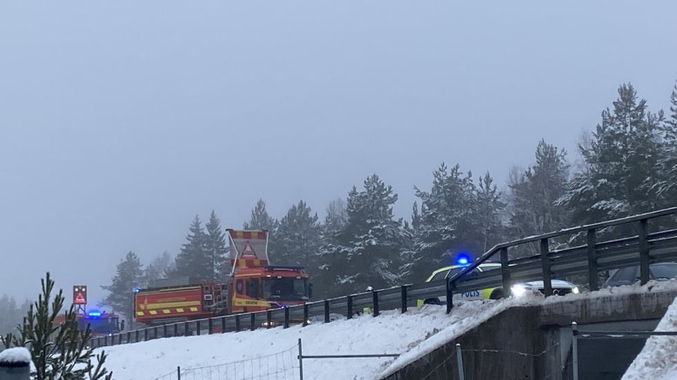 Lastbilar i krock på E4 – en till sjukhus