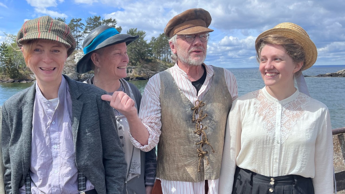 BILDEXTRA: Hamnen fick besök av personer i 1920-talskläder – häng med ...