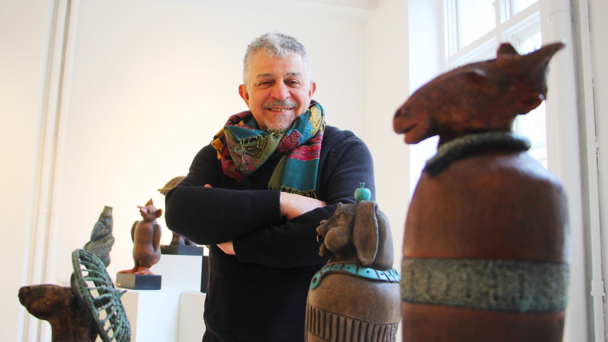 "Man ska bli glad av mina skulpturer" – Alexander Hadad visar sina ...