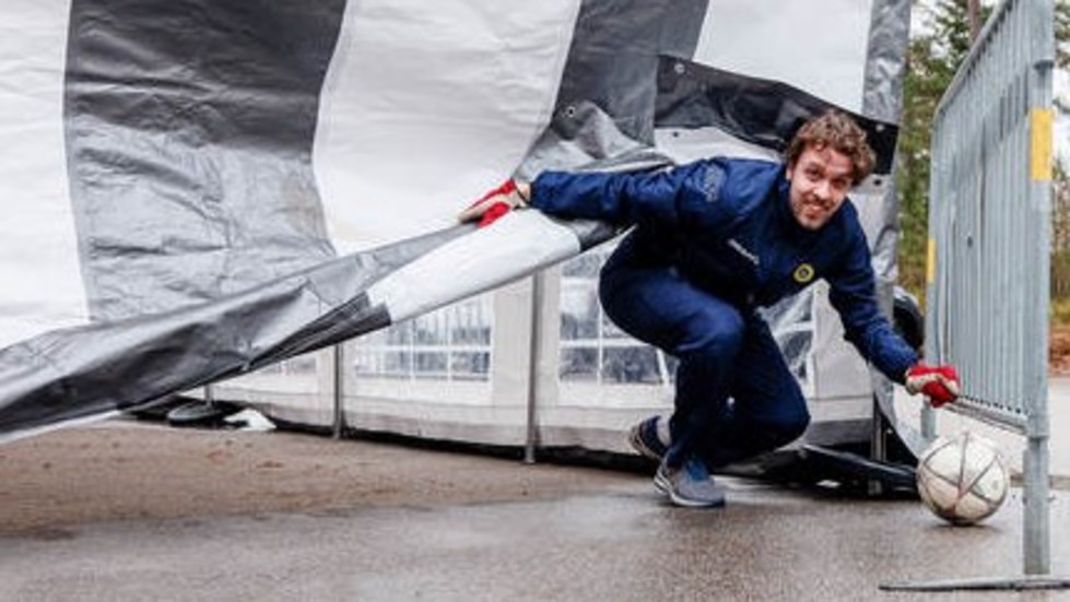 Siriusmålvakten assisterade (!) till mål: "Fick en tackande hand"