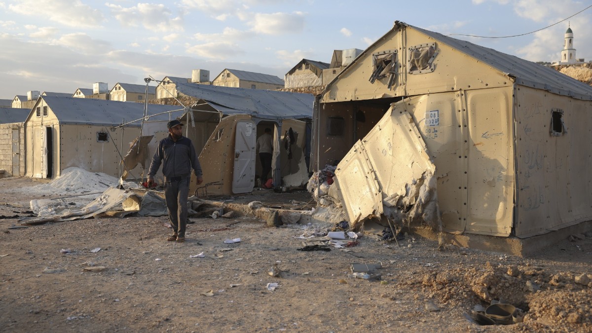 Barn döda i attacker mot flyktingläger i Syrien