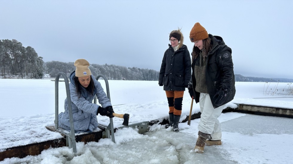Ida, Hana och Sara älskar kalla vinterbad
