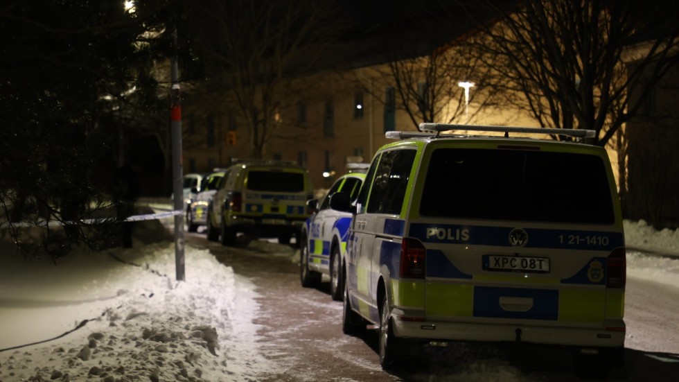 Skottlossning mot bostad i Uppsala – stor polisinsats