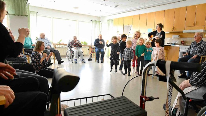 Gympa på schemat för barn och äldre