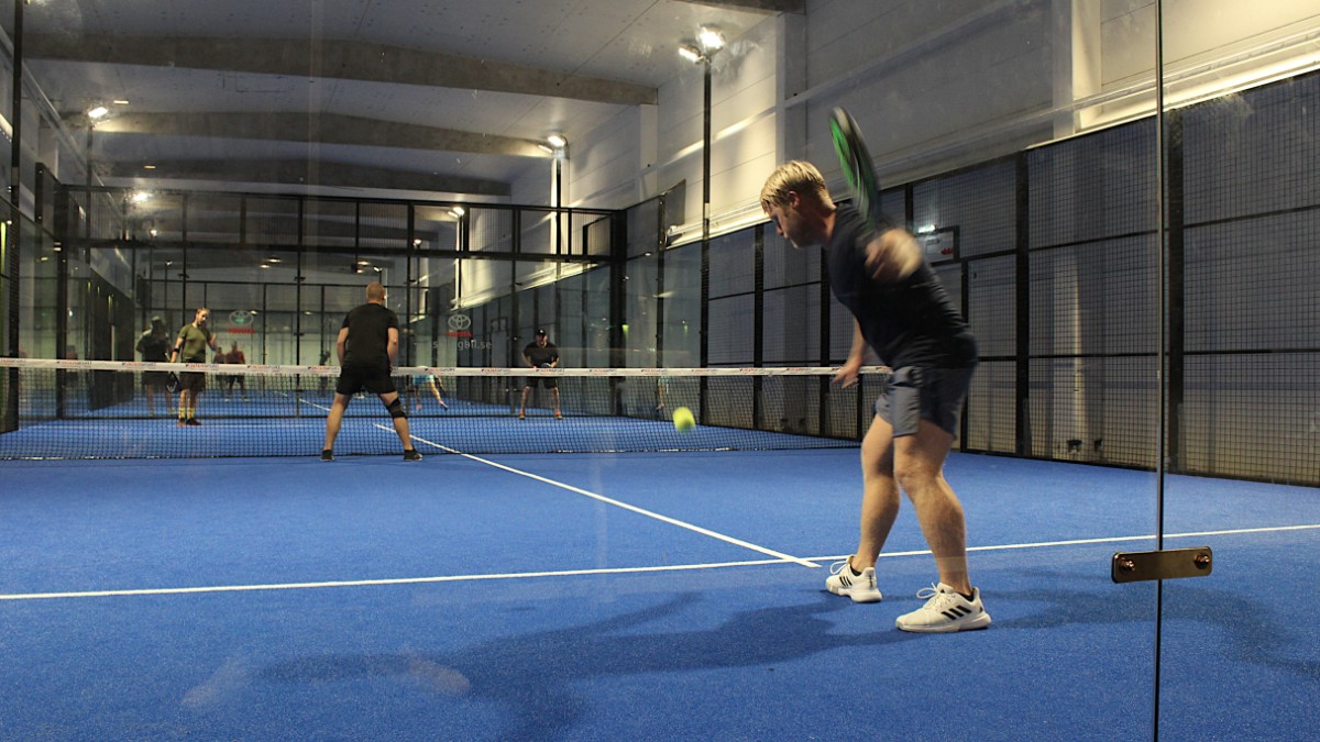 Pop-up för padel öppnar nära motorvägen