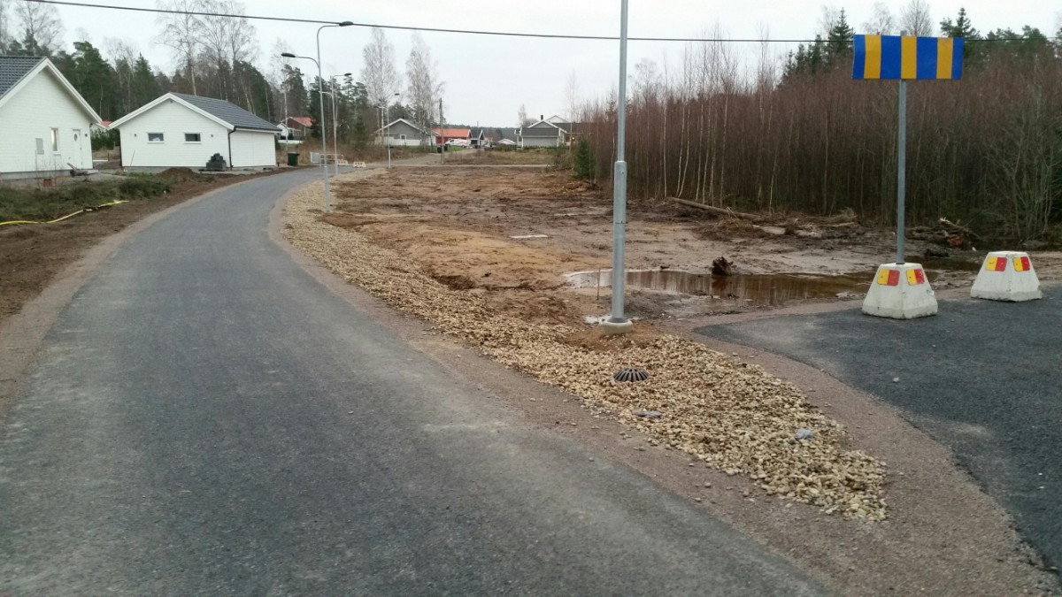 "En halvtimmes promenad till närmaste hållplats"