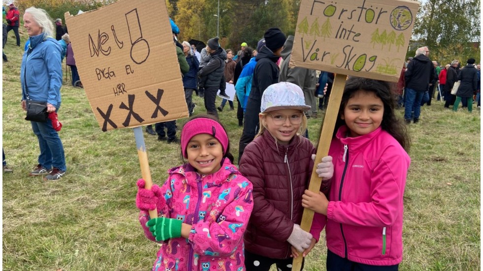 Protesterade mot jättebygget: "Klämmer in en hel stad"