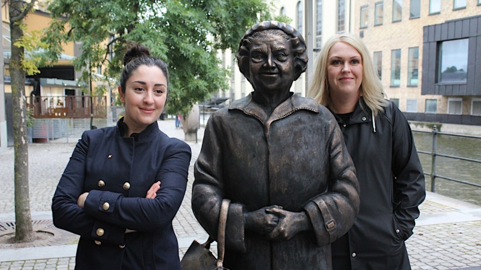 Den svenska tanten står staty i Industrilandskapet