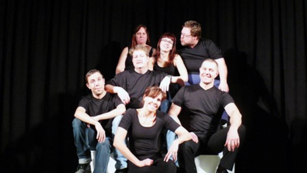 Bröllop och oljeläcka i Knivstarevy