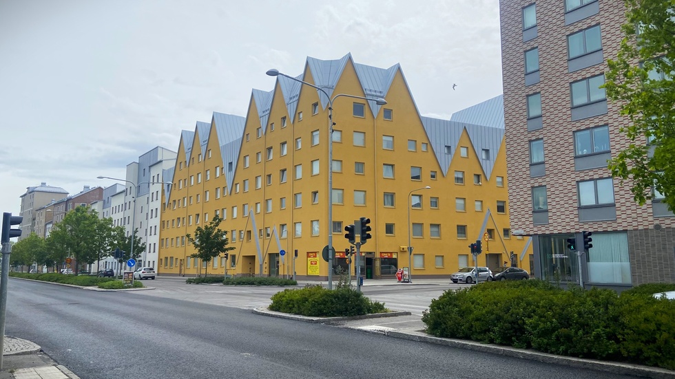 Östra Sala backe – med en älskad och hatad "mur"