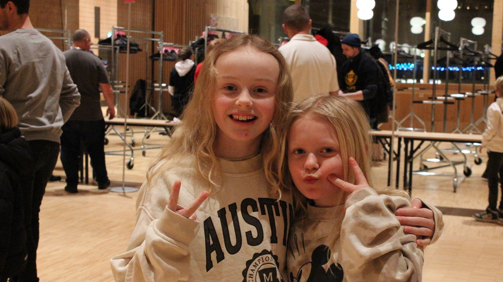 Lång kö när många fans ville träffa Theoz: ”Jag sprang dit”