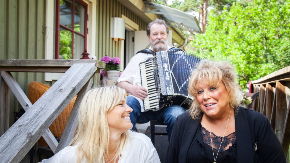 Ainbusk-sångerskan Marie Nilsson Lind är död