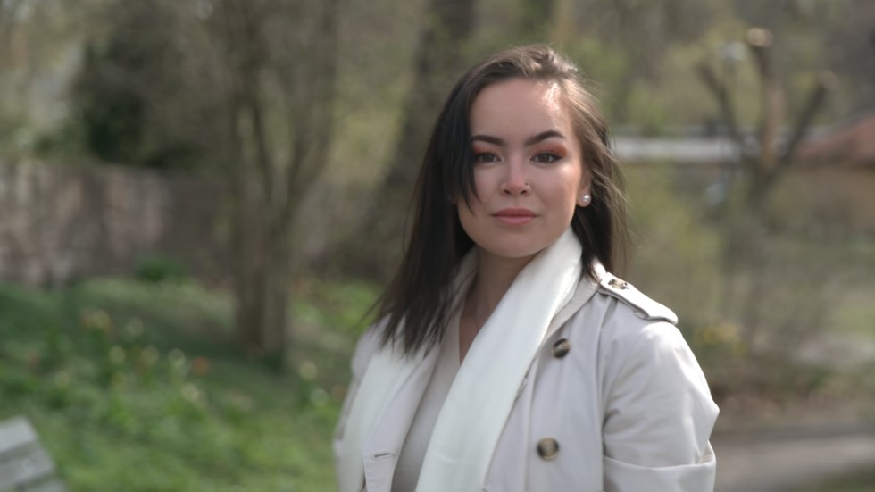 Caroline från Luleå är naken i tv – får underkläder och snuskbilder ...