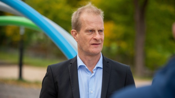 Den nya "regeringen" i Finspång presenterades • S dissade V och KD: "Står närmare Liberalerna"